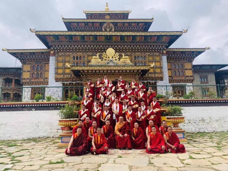 Innaugurating the shedra at Choedaypung – Choethun